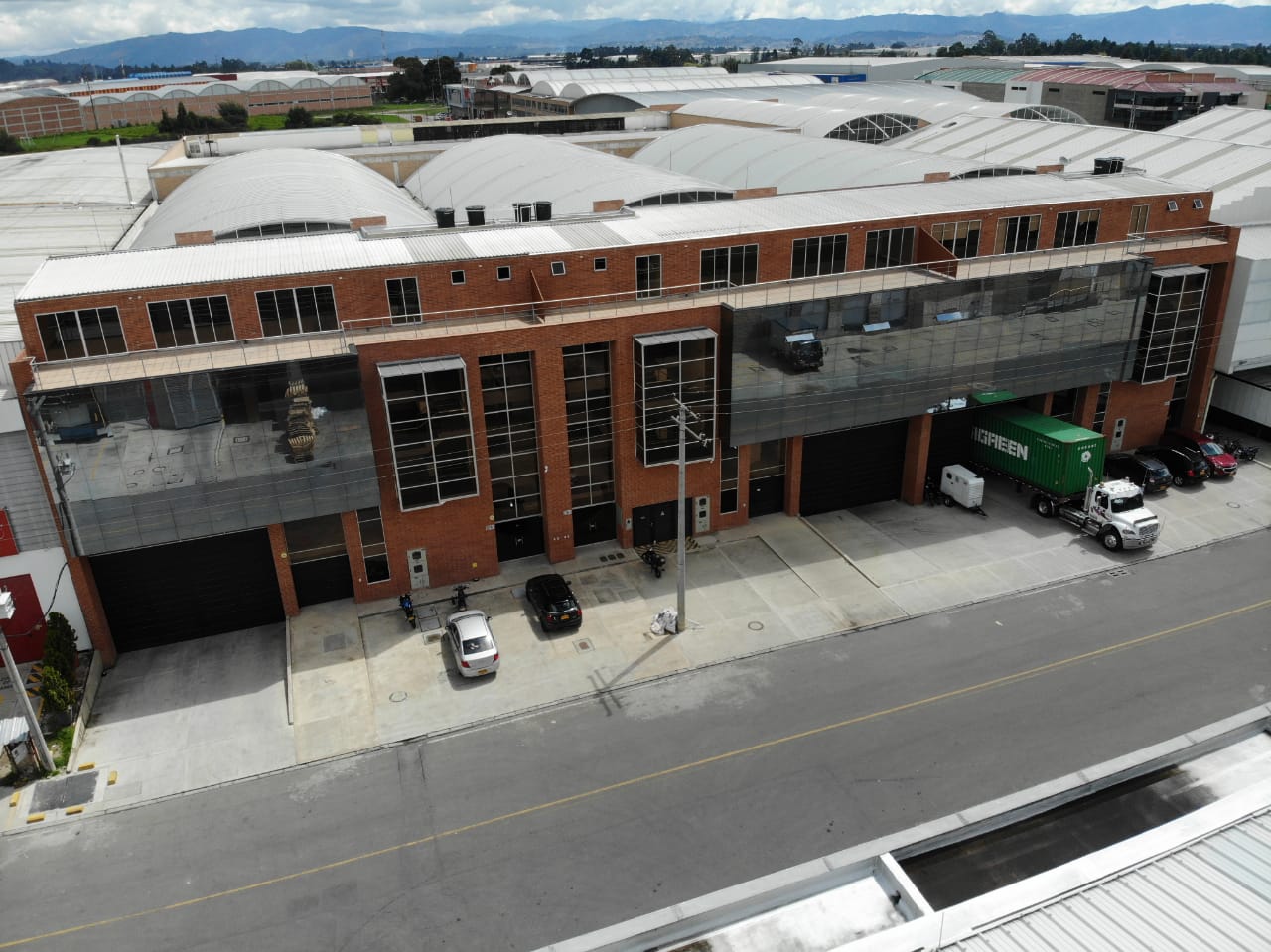 Bold abre centro de distribución en Colombia - Bold